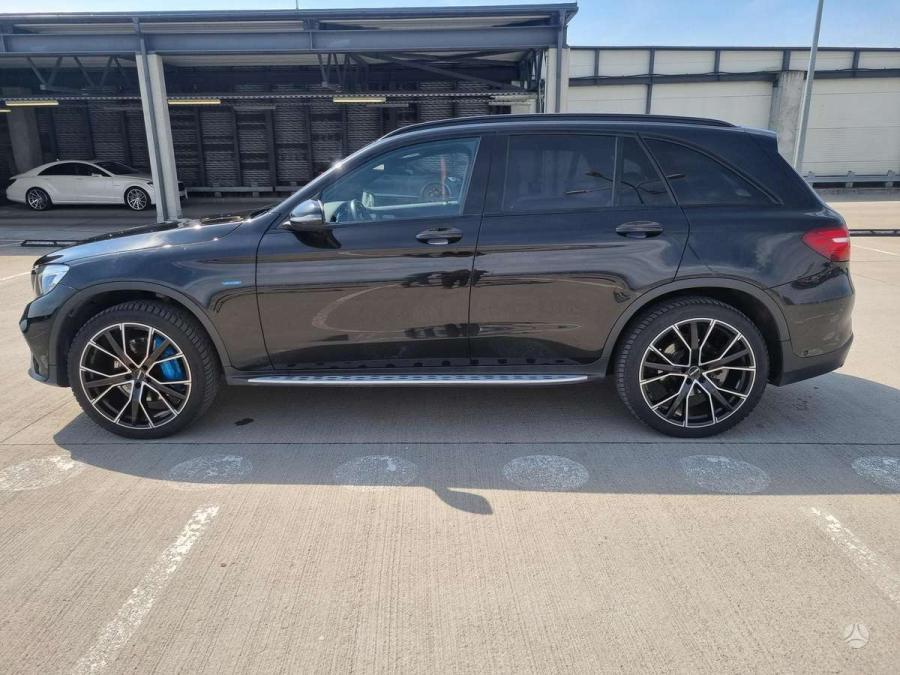 Melns Mercedes-Benz GLC 350 2017 Kauņa, ar dzinēja tilpumu 1.99 L un nobraukumu 193 tūkst. km par 19900 €, foto 10 vietnē AUTOMOTO.COM.LV