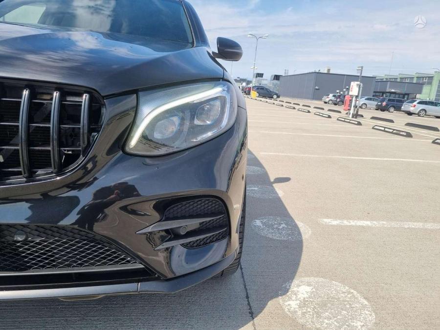 Melns Mercedes-Benz GLC 350 2017 Kauņa, ar dzinēja tilpumu 1.99 L un nobraukumu 193 tūkst. km par 19900 €, foto 12 vietnē AUTOMOTO.COM.LV