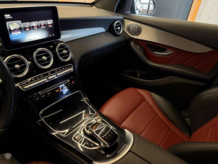 Melns Mercedes-Benz GLC 350 2017 Kauņa, ar dzinēja tilpumu 1.99 L un nobraukumu 180 tūkst. km par 25990 €, foto 18 vietnē AUTOMOTO.COM.LV