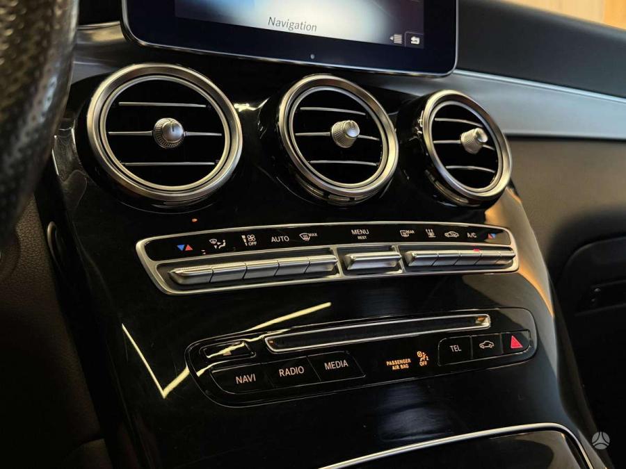Melns Mercedes-Benz GLC 350 2017 Kauņa, ar dzinēja tilpumu 1.99 L un nobraukumu 180 tūkst. km par 25990 €, foto 20 vietnē AUTOMOTO.COM.LV