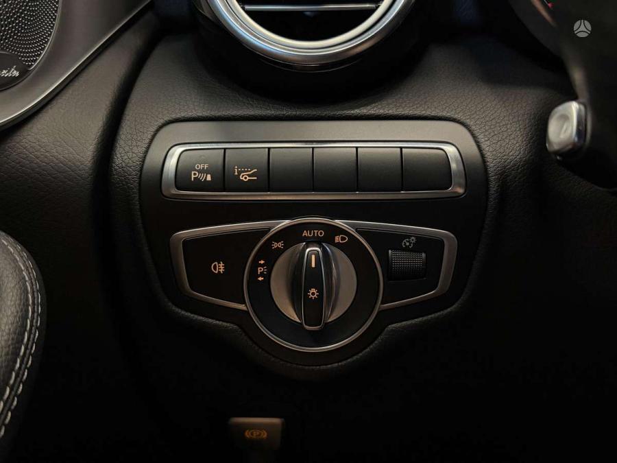 Melns Mercedes-Benz GLC 350 2017 Kauņa, ar dzinēja tilpumu 1.99 L un nobraukumu 180 tūkst. km par 25990 €, foto 28 vietnē AUTOMOTO.COM.LV