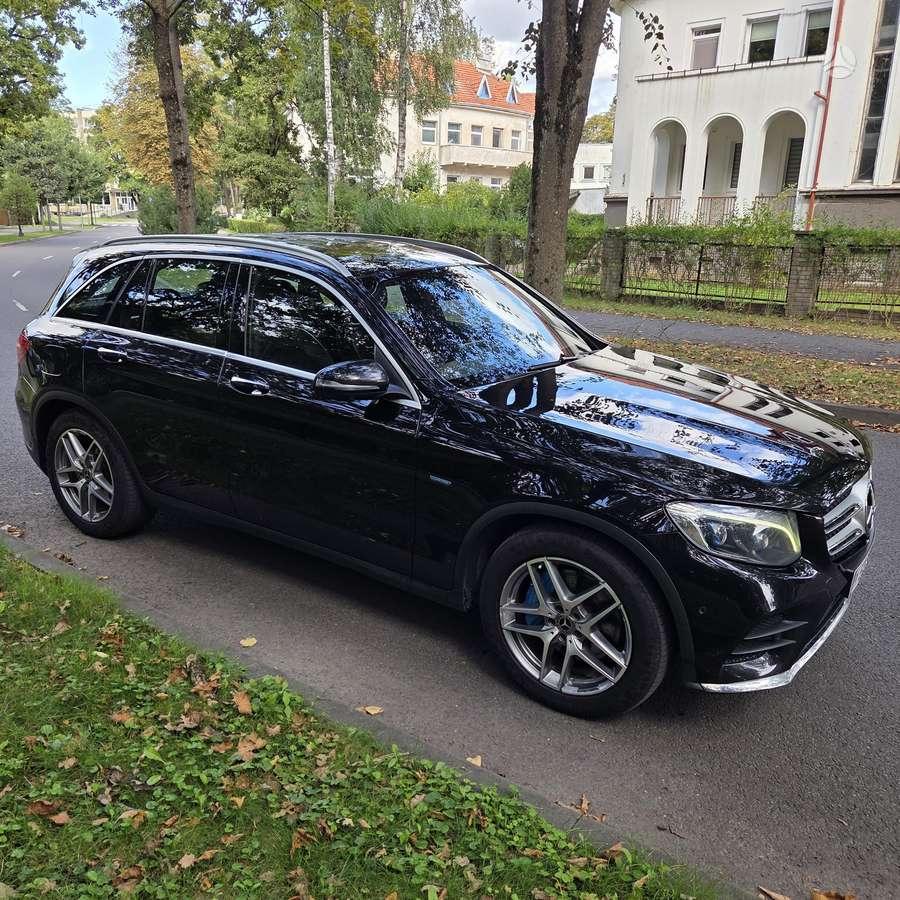 Melns Mercedes-Benz GLC 350 2017 Kauņa, ar dzinēja tilpumu 1.99 L un nobraukumu 229 tūkst. km par 16750 €, foto 3 vietnē AUTOMOTO.COM.LV