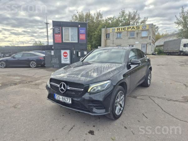 Черный Мерседес GLC 350 2017 в Рига, объемом двигателя 2.00 л и пробегом 231 тыс. км за 22990 €, фото 1 на AUTOMOTO.COM.LV