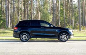 Melns Mercedes-Benz GLC 350 2017 Rīga, ar dzinēja tilpumu 2.00 L un nobraukumu 209 tūkst. km par 18790 €, foto 9 vietnē AUTOMOTO.COM.LV