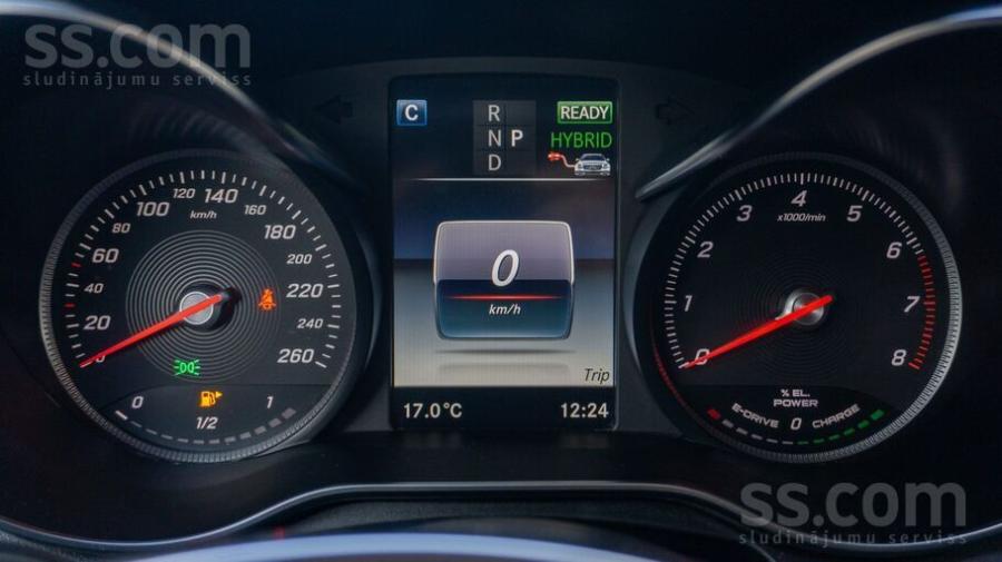 Melns Mercedes-Benz GLC 350 2017 Rīga, ar dzinēja tilpumu 2.00 L un nobraukumu 209 tūkst. km par 18790 €, foto 23 vietnē AUTOMOTO.COM.LV