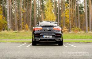 Black Mercedes-Benz GLC 350 2017 in Riga, with an engine capacity of 2.00 L and mileage of 231 thousand km for 22990 €, photo 8 on AUTOMOTO.COM.LV