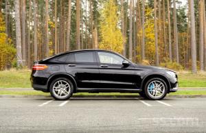 Black Mercedes-Benz GLC 350 2017 in Riga, with an engine capacity of 2.00 L and mileage of 231 thousand km for 22990 €, photo 10 on AUTOMOTO.COM.LV