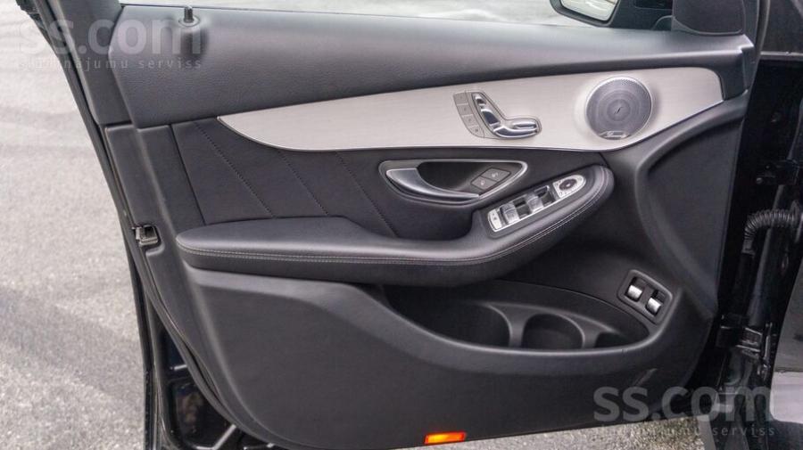 Black Mercedes-Benz GLC 350 2017 in Riga, with an engine capacity of 2.00 L and mileage of 231 thousand km for 22990 €, photo 26 on AUTOMOTO.COM.LV