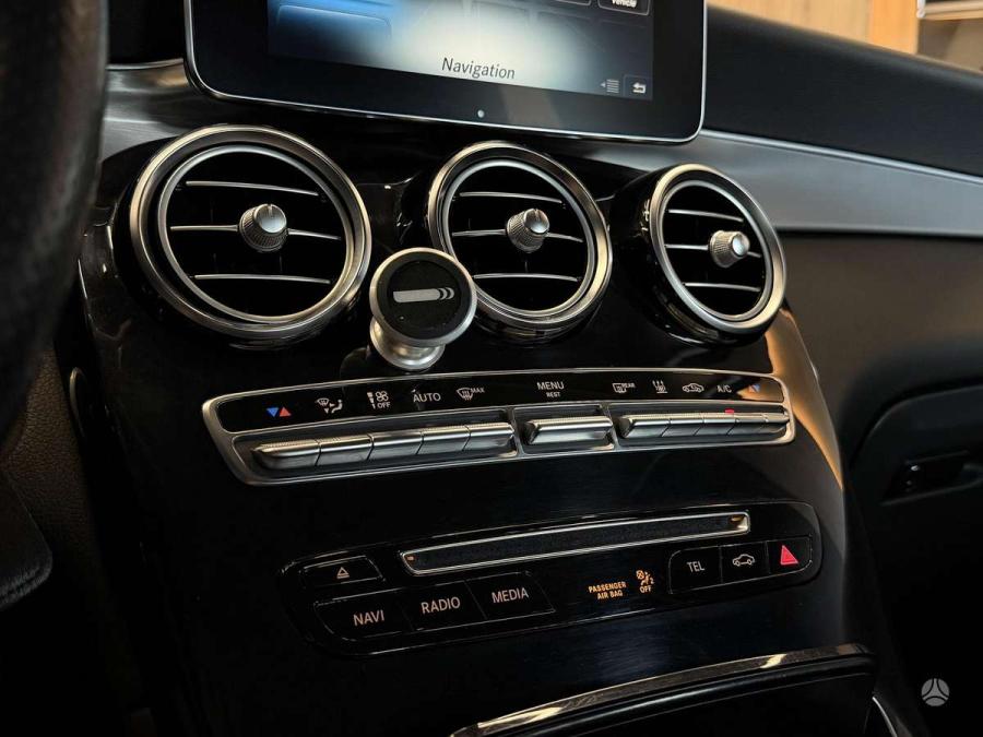 Melns Mercedes-Benz GLC 350 2018 Kauņa, ar dzinēja tilpumu 1.99 L un nobraukumu 155 tūkst. km par 20490 €, foto 22 vietnē AUTOMOTO.COM.LV