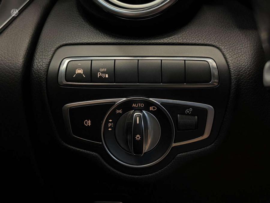 Melns Mercedes-Benz GLC 350 2018 Kauņa, ar dzinēja tilpumu 1.99 L un nobraukumu 155 tūkst. km par 20490 €, foto 28 vietnē AUTOMOTO.COM.LV