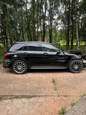 Black Mercedes-Benz GLC 350 2018 in Siauliai, with an engine capacity of 2.99 L and mileage of 186 thousand km for 12500 €, photo 3 on AUTOMOTO.COM.LV