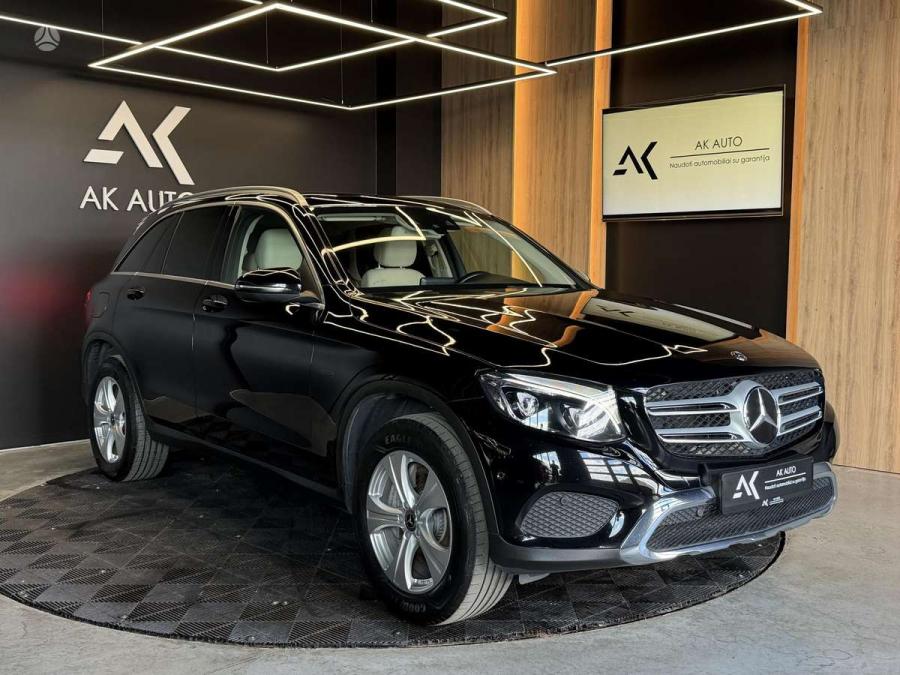 Melns Mercedes-Benz GLC 350 2018 Kauņa, ar dzinēja tilpumu 1.99 L un nobraukumu 158 tūkst. km par 20490 €, foto 3 vietnē AUTOMOTO.COM.LV