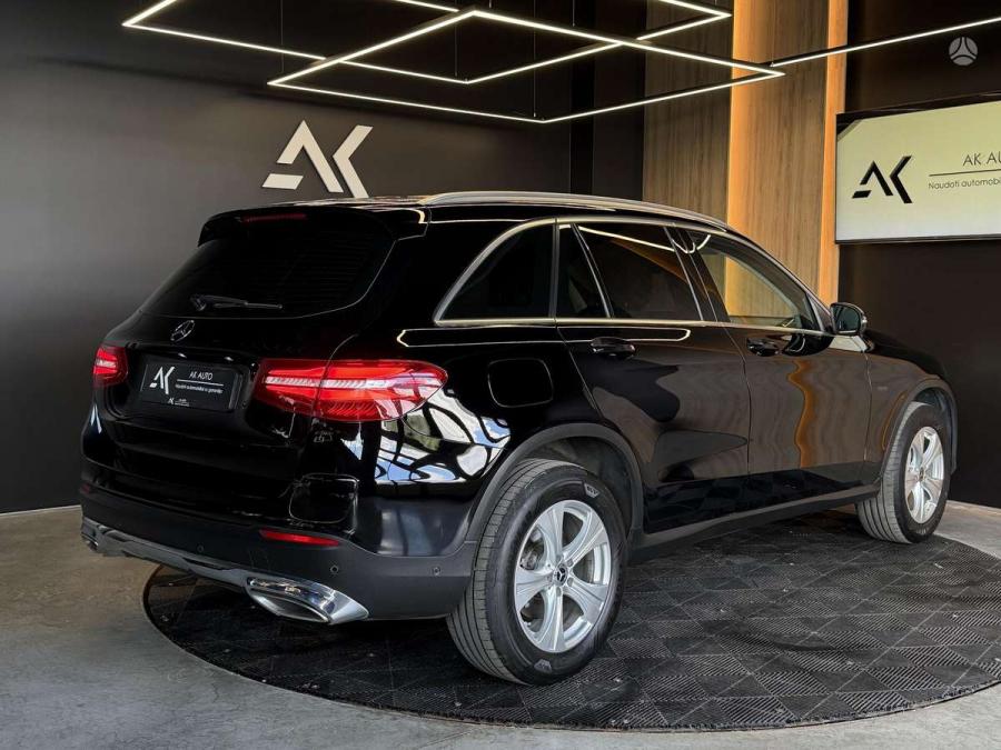 Melns Mercedes-Benz GLC 350 2018 Kauņa, ar dzinēja tilpumu 1.99 L un nobraukumu 158 tūkst. km par 20490 €, foto 12 vietnē AUTOMOTO.COM.LV