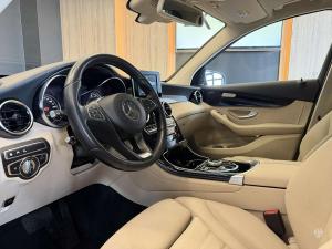 Melns Mercedes-Benz GLC 350 2018 Kauņa, ar dzinēja tilpumu 1.99 L un nobraukumu 158 tūkst. km par 20490 €, foto 13 vietnē AUTOMOTO.COM.LV