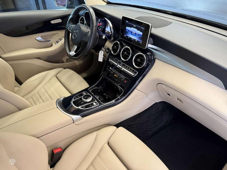 Melns Mercedes-Benz GLC 350 2018 Kauņa, ar dzinēja tilpumu 1.99 L un nobraukumu 158 tūkst. km par 20490 €, foto 17 vietnē AUTOMOTO.COM.LV