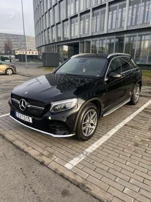 Черный Мерседес GLC 350 2018 в Вильнюс, объемом двигателя 1.99 л и пробегом 190 тыс. км за 23000 €, фото  на AUTOMOTO.COM.LV