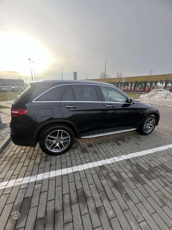 Black Mercedes-Benz GLC 350 2018 in Vilnius, with an engine capacity of 1.99 L and mileage of 190 thousand km for 23000 €, photo 11 on AUTOMOTO.COM.LV