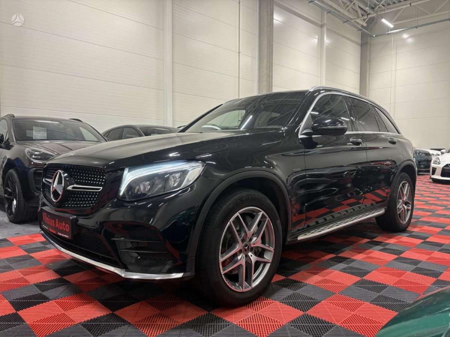 Black Mercedes-Benz GLC 350 2018 in Vilnius, with an engine capacity of 1.99 L and mileage of 191 thousand km for 20500 €, photo 1 on AUTOMOTO.COM.LV