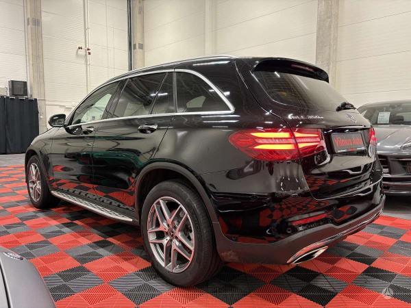 Black Mercedes-Benz GLC 350 2018 in Vilnius, with an engine capacity of 1.99 L and mileage of 191 thousand km for 20500 €, photo 5 on AUTOMOTO.COM.LV