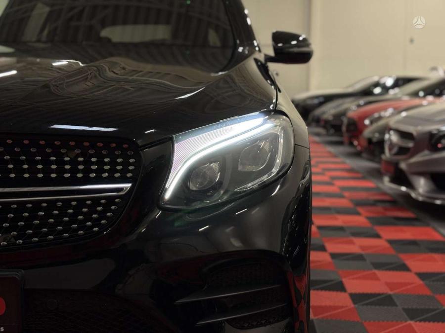 Black Mercedes-Benz GLC 350 2018 in Vilnius, with an engine capacity of 1.99 L and mileage of 191 thousand km for 20500 €, photo 8 on AUTOMOTO.COM.LV