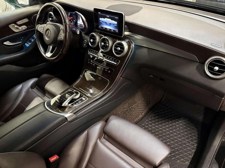 Black Mercedes-Benz GLC 350 2018 in Vilnius, with an engine capacity of 1.99 L and mileage of 191 thousand km for 20500 €, photo 17 on AUTOMOTO.COM.LV