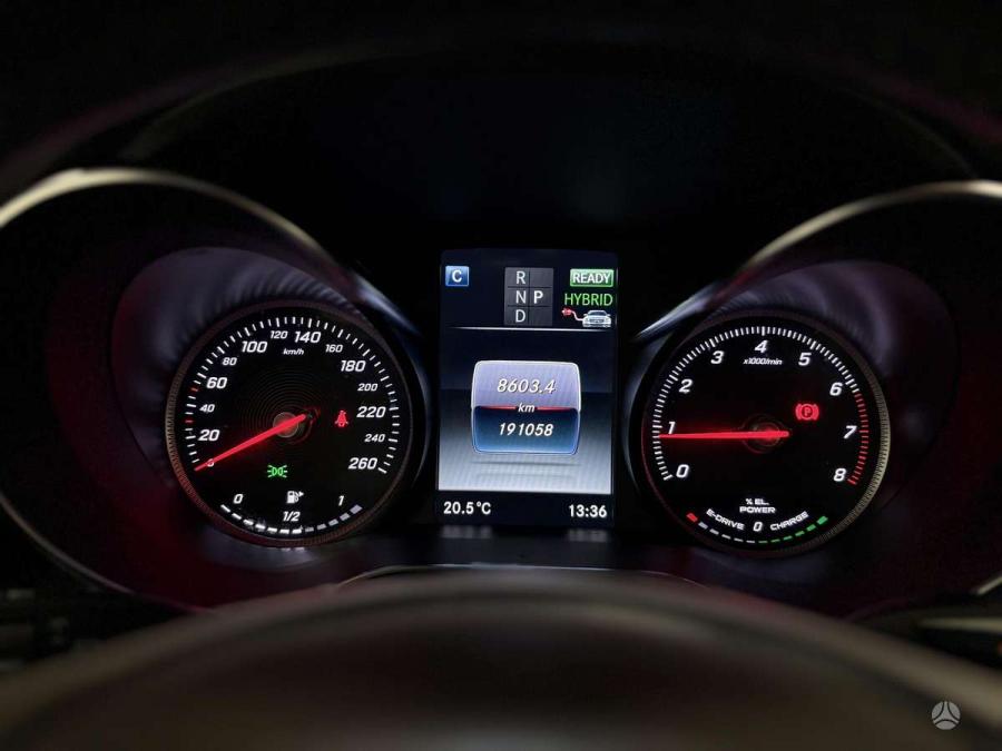 Black Mercedes-Benz GLC 350 2018 in Vilnius, with an engine capacity of 1.99 L and mileage of 191 thousand km for 20500 €, photo 22 on AUTOMOTO.COM.LV