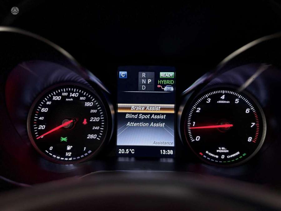 Black Mercedes-Benz GLC 350 2018 in Vilnius, with an engine capacity of 1.99 L and mileage of 191 thousand km for 20500 €, photo 23 on AUTOMOTO.COM.LV