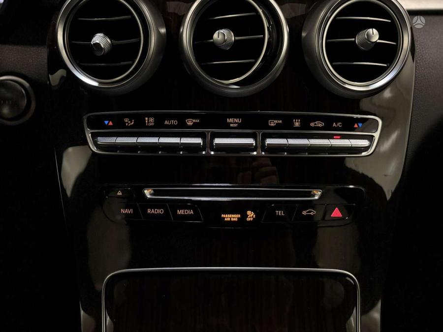 Black Mercedes-Benz GLC 350 2018 in Vilnius, with an engine capacity of 1.99 L and mileage of 191 thousand km for 20500 €, photo 25 on AUTOMOTO.COM.LV