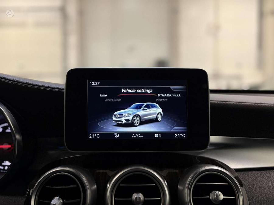 Black Mercedes-Benz GLC 350 2018 in Vilnius, with an engine capacity of 1.99 L and mileage of 191 thousand km for 20500 €, photo 26 on AUTOMOTO.COM.LV