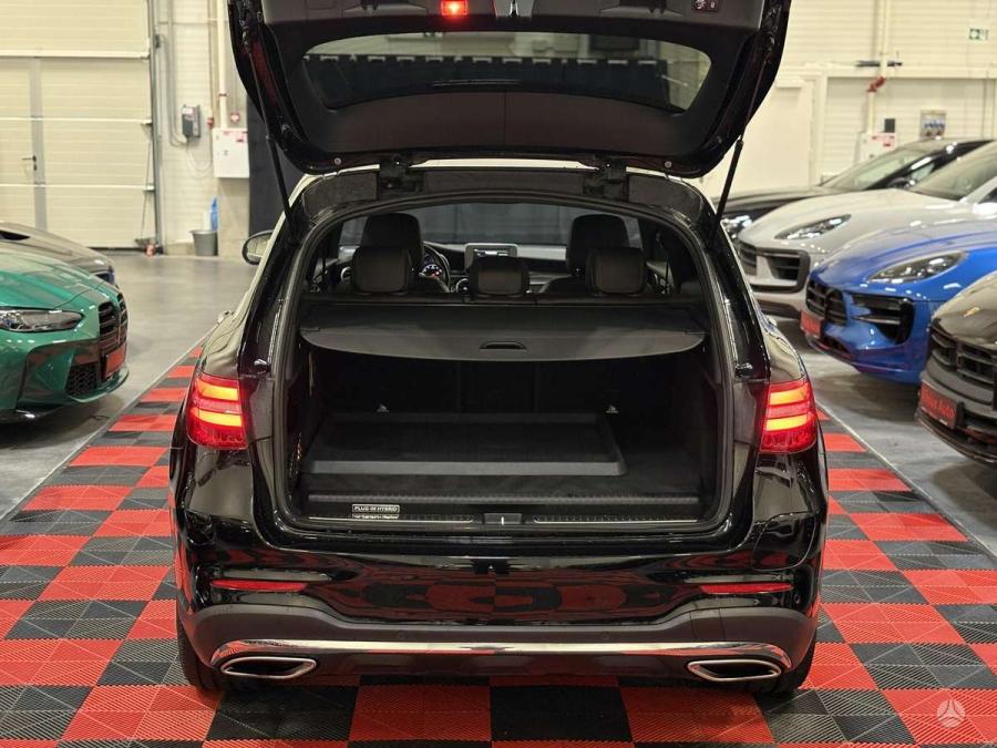 Black Mercedes-Benz GLC 350 2018 in Vilnius, with an engine capacity of 1.99 L and mileage of 191 thousand km for 20500 €, photo 31 on AUTOMOTO.COM.LV