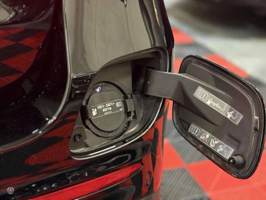 Black Mercedes-Benz GLC 350 2018 in Vilnius, with an engine capacity of 1.99 L and mileage of 191 thousand km for 20500 €, photo 33 on AUTOMOTO.COM.LV