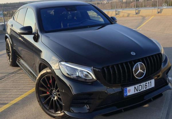 Мерседес GLC 350 2018 в Вильнюс на AUTOMOTO.COM.LV Черный Мерседес GLC 350 2018 в Вильнюс, объемом двигателя 0.00 л и пробегом 230 тыс. км за 28500 €, фото 1 на AUTOMOTO.COM.LV