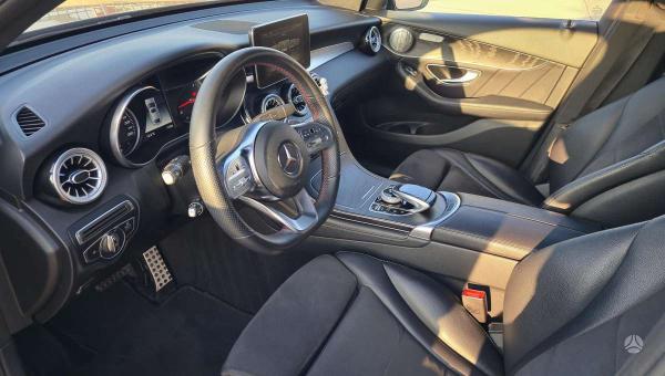 Мерседес GLC 350 2018 в Вильнюс на AUTOMOTO.COM.LV Черный Мерседес GLC 350 2018 в Вильнюс, объемом двигателя 0.00 л и пробегом 230 тыс. км за 28500 €, фото 4 на AUTOMOTO.COM.LV
