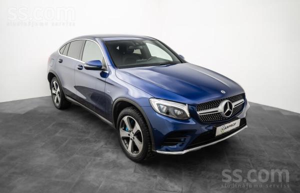 Blue Mercedes-Benz GLC 350 2017 in Tallinn, with an engine capacity of 2.00 L and mileage of 138 thousand km for 25999 €, photo 3 on AUTOMOTO.COM.LV