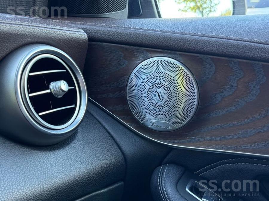 Blue Mercedes-Benz GLC 350 2018 in Riga, with an engine capacity of 3.00 L and mileage of 206 thousand km for 27990 €, photo 12 on AUTOMOTO.COM.LV