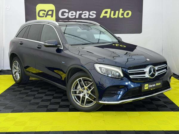 Blue Mercedes-Benz GLC 350 2016 in Vilnius, with an engine capacity of 1.99 L and mileage of 210 thousand km for 18990 €, photo 3 on AUTOMOTO.COM.LV