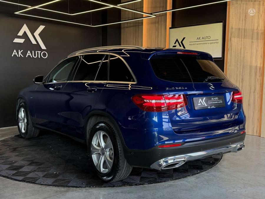 Zils Mercedes-Benz GLC 350 2016 Kauņa, ar dzinēja tilpumu 1.99 L un nobraukumu 96 tūkst. km par 20490 €, foto 8 vietnē AUTOMOTO.COM.LV