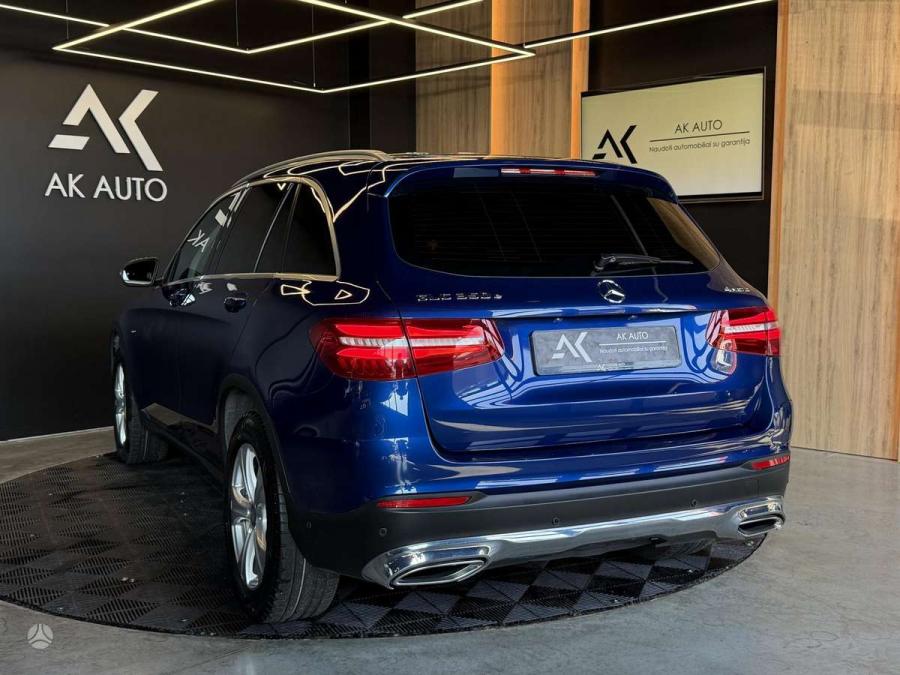 Zils Mercedes-Benz GLC 350 2016 Kauņa, ar dzinēja tilpumu 1.99 L un nobraukumu 96 tūkst. km par 20490 €, foto 9 vietnē AUTOMOTO.COM.LV