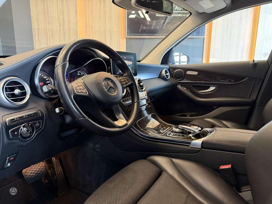 Zils Mercedes-Benz GLC 350 2016 Kauņa, ar dzinēja tilpumu 1.99 L un nobraukumu 96 tūkst. km par 20490 €, foto 13 vietnē AUTOMOTO.COM.LV