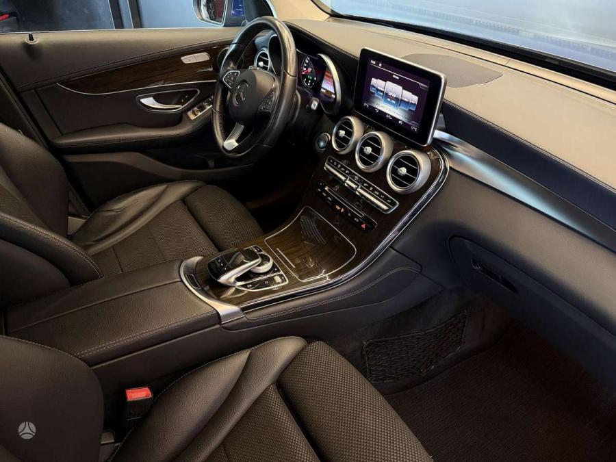 Zils Mercedes-Benz GLC 350 2016 Kauņa, ar dzinēja tilpumu 1.99 L un nobraukumu 96 tūkst. km par 20490 €, foto 17 vietnē AUTOMOTO.COM.LV