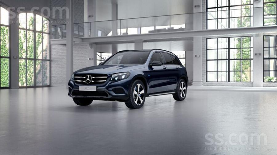 Zils Mercedes-Benz GLC 350 2017 Rīga, ar dzinēja tilpumu 2.00 L un nobraukumu 99 tūkst. km par 26900 €, foto 1 vietnē AUTOMOTO.COM.LV