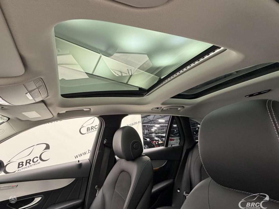 Blue Mercedes-Benz GLC 350 2017 in Vilnius, with an engine capacity of 1.99 L and mileage of 183 thousand km for 15900 €, photo 27 on AUTOMOTO.COM.LV
