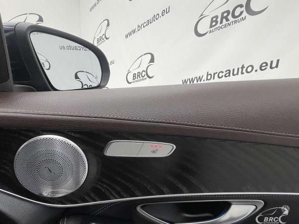 Zils Mercedes-Benz GLC 350 2017 Viļņa, ar dzinēja tilpumu 2.99 L un nobraukumu 150 tūkst. km par 27900 €, foto 10 vietnē AUTOMOTO.COM.LV