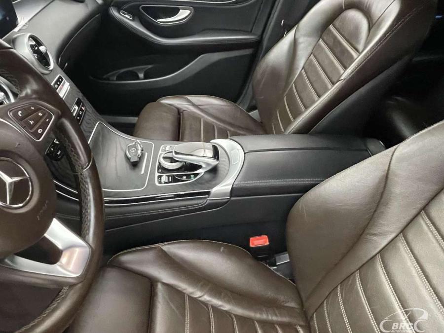 Blue Mercedes-Benz GLC 350 2017 in Vilnius, with an engine capacity of 2.99 L and mileage of 150 thousand km for 27900 €, photo 26 on AUTOMOTO.COM.LV