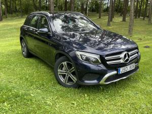 Blue Mercedes-Benz GLC 350 2017 in Ukmerge, with an engine capacity of 2.99 L and mileage of 240 thousand km for 17500 €, photo 1 on AUTOMOTO.COM.LV