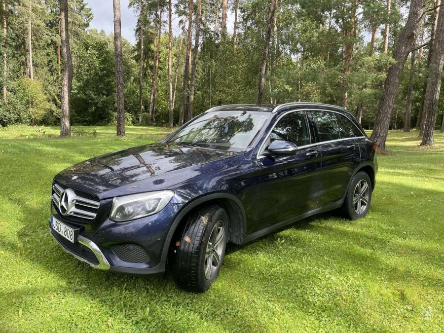 Zils Mercedes-Benz GLC 350 2017 Ukmergė, ar dzinēja tilpumu 2.99 L un nobraukumu 240 tūkst. km par 17500 €, foto 3 vietnē AUTOMOTO.COM.LV