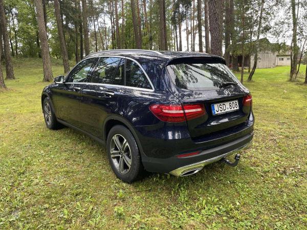 Blue Mercedes-Benz GLC 350 2017 in Ukmerge, with an engine capacity of 2.99 L and mileage of 240 thousand km for 17500 €, photo 5 on AUTOMOTO.COM.LV