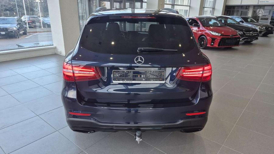 Blue Mercedes-Benz GLC 350 2018 in Marijampole, with an engine capacity of 2.99 L and mileage of 177 thousand km for 26999 €, photo 5 on AUTOMOTO.COM.LV