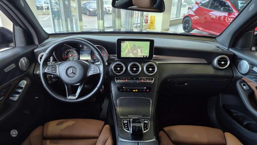 Blue Mercedes-Benz GLC 350 2018 in Marijampole, with an engine capacity of 2.99 L and mileage of 177 thousand km for 26999 €, photo 21 on AUTOMOTO.COM.LV