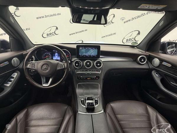 Blue Mercedes-Benz GLC 350 2018 in Vilnius, with an engine capacity of 2.99 L and mileage of 203 thousand km for 19900 €, photo 4 on AUTOMOTO.COM.LV